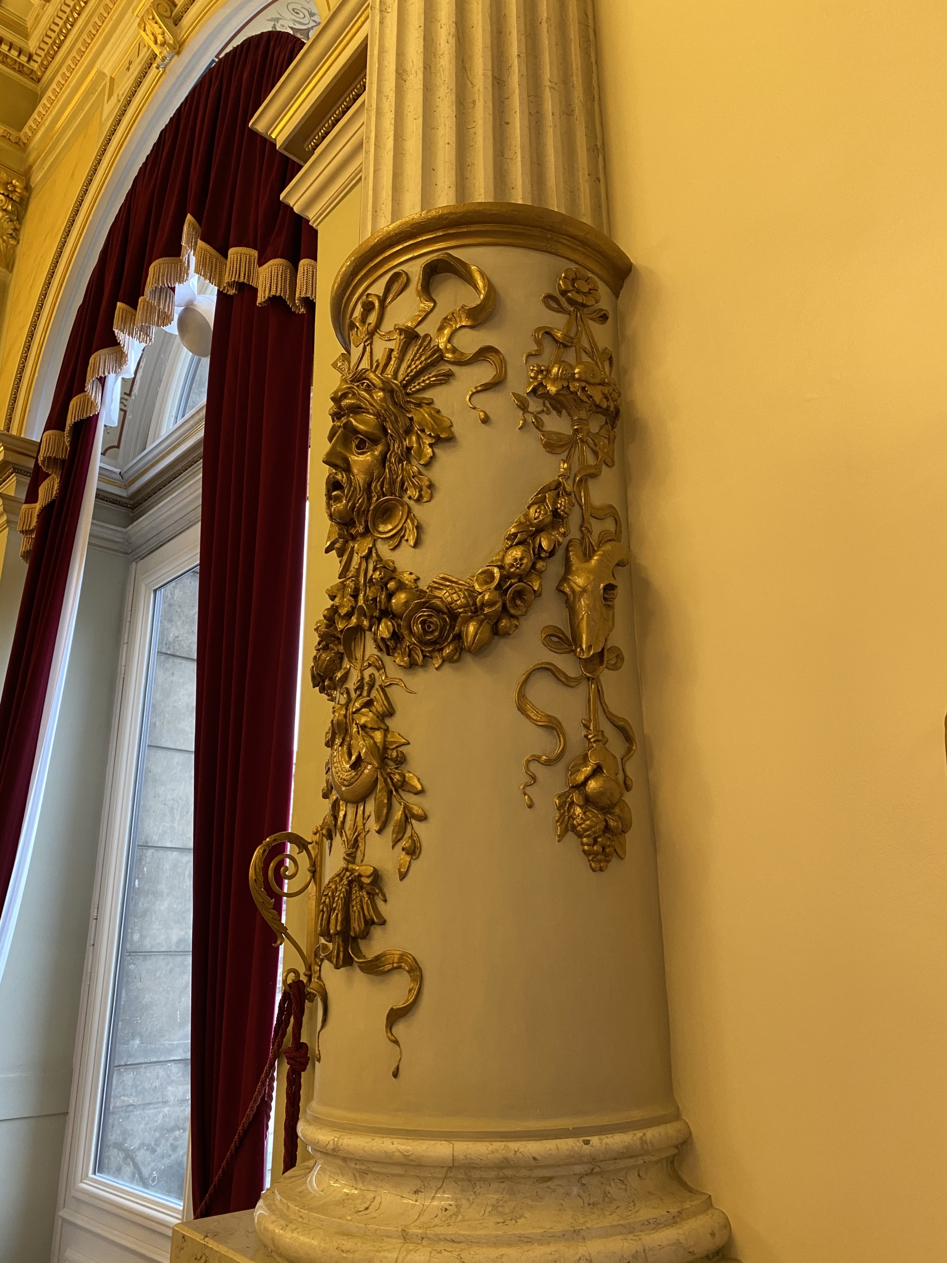 10 Facts about Dresden Opera House - Places and Recipes