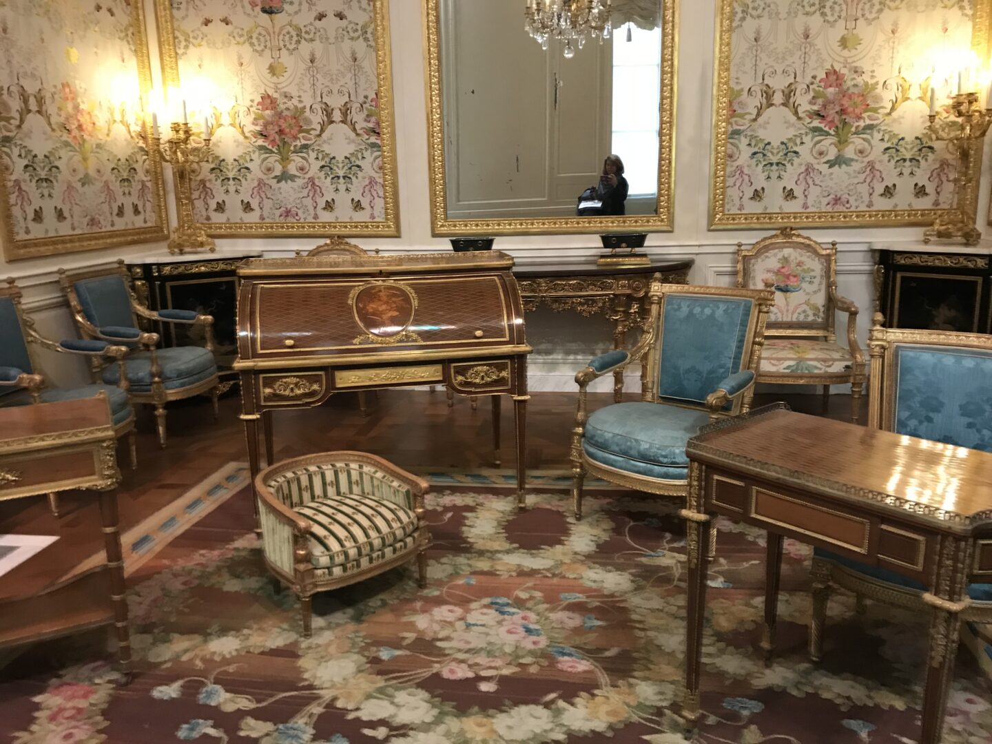 Half Day in Louvre Museum – How to make the most of your visit.