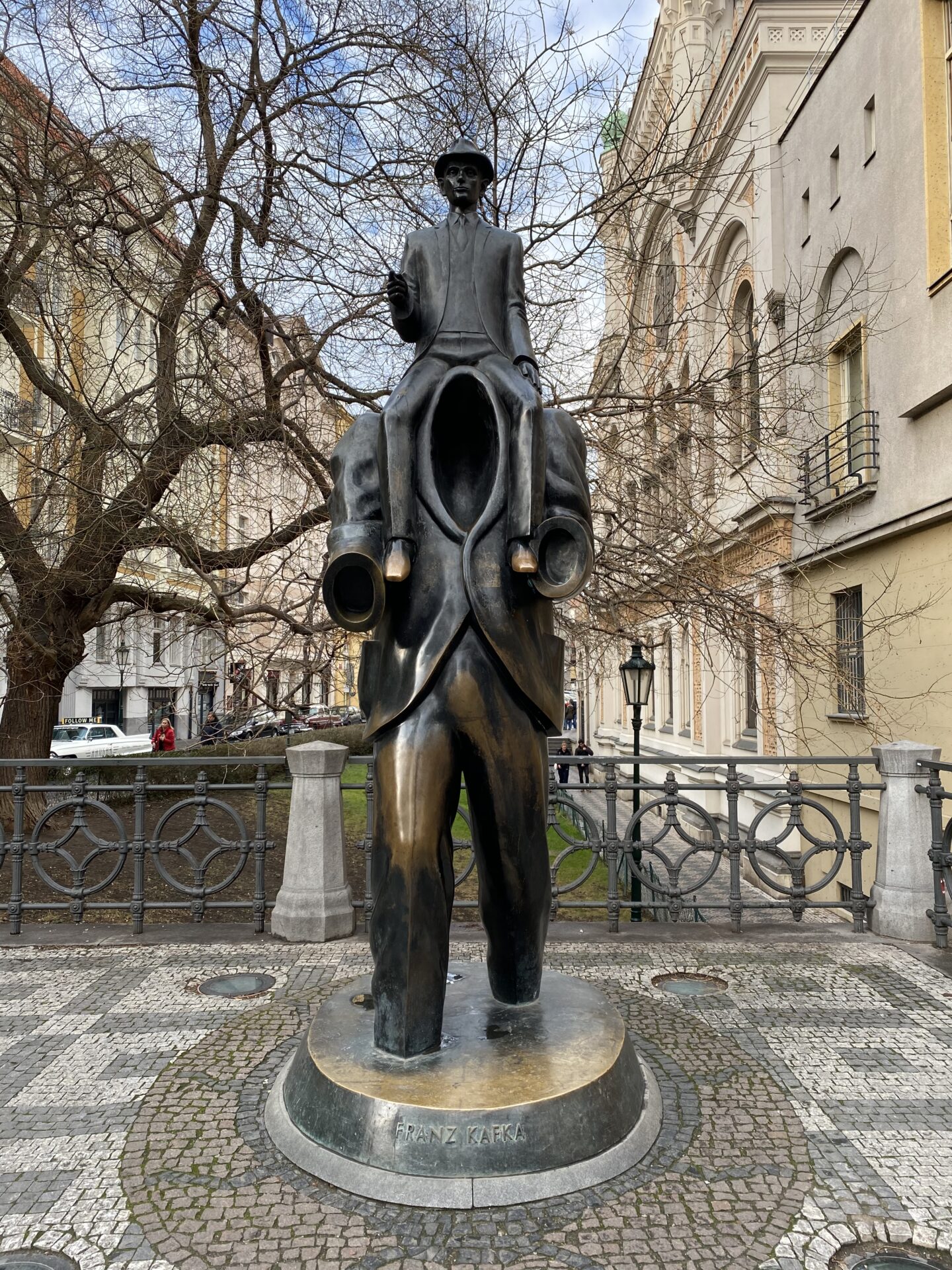 5 must see unique sculptures in Prague - Places and Recipes