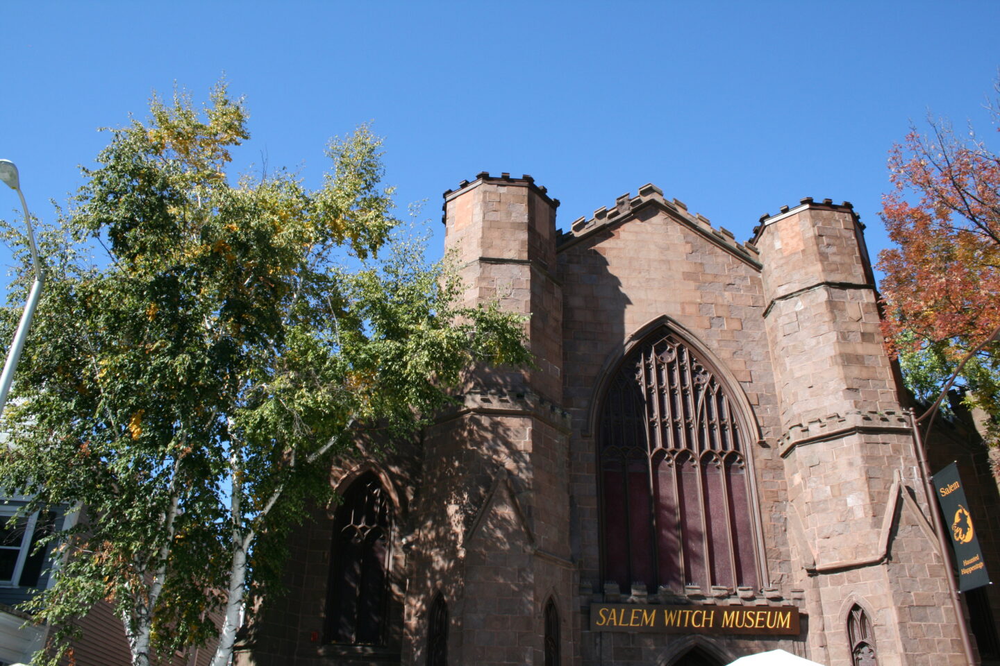 Exploring Salem - Best Places to see in Witch city - Places and Recipes