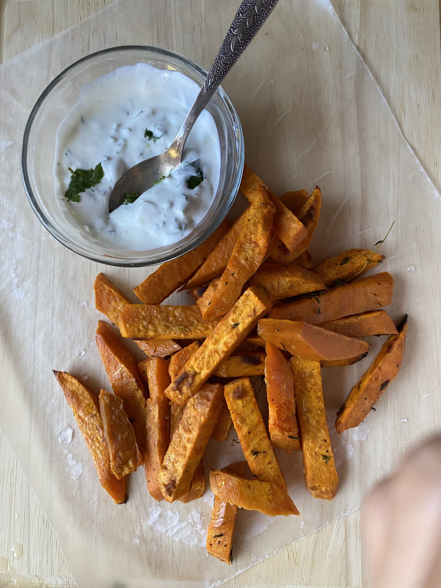 Heathy fries: Baked yam with fresh thyme - Places and Recipes